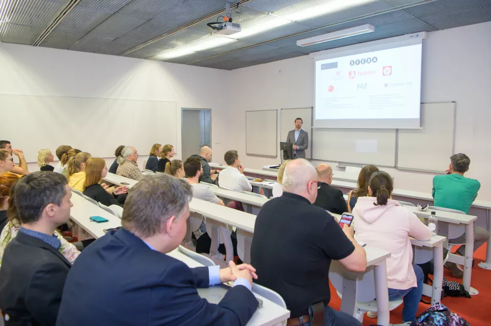 Vzdělávací centrum SFÉRA se představilo univerzitě | Univerzita Pardubice
