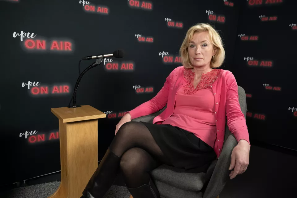 UPCE On Air: O studentech, fyzikální chemii a lécích s proděkankou Komersovou | Univerzita Pardubice